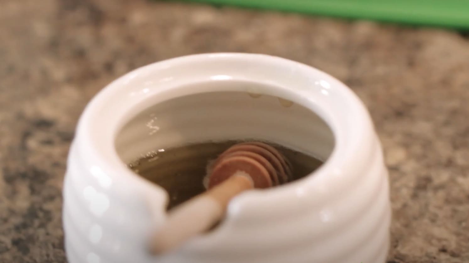 Can You Mix Honey and Maple Syrup? - CanYouMix