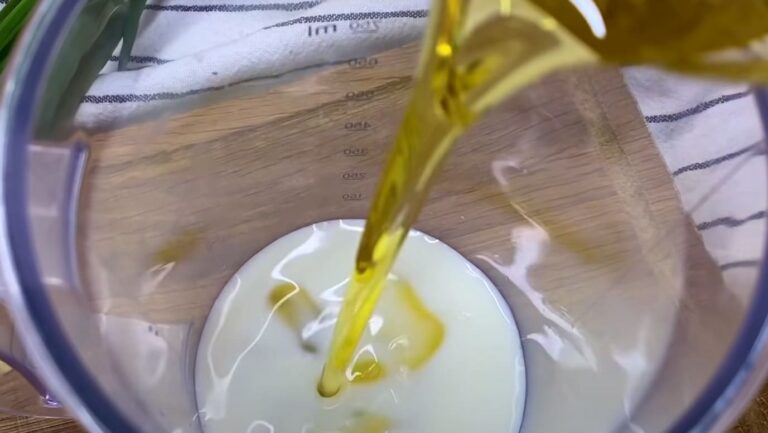 Can You Mix Olive Oil and Milk? - CanYouMix